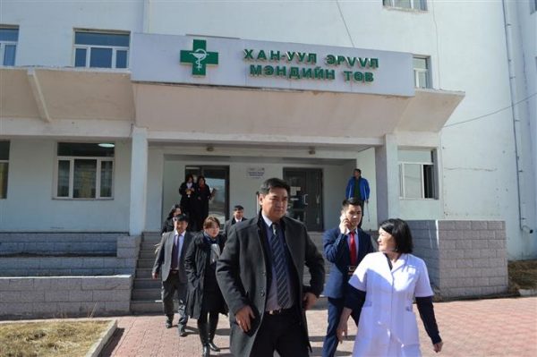 Хан уул дүүргийн засаг дарга Ж Алдаржавхлан эрүүл мэндийн төвийн үйл ажиллагаатай танилцлаа