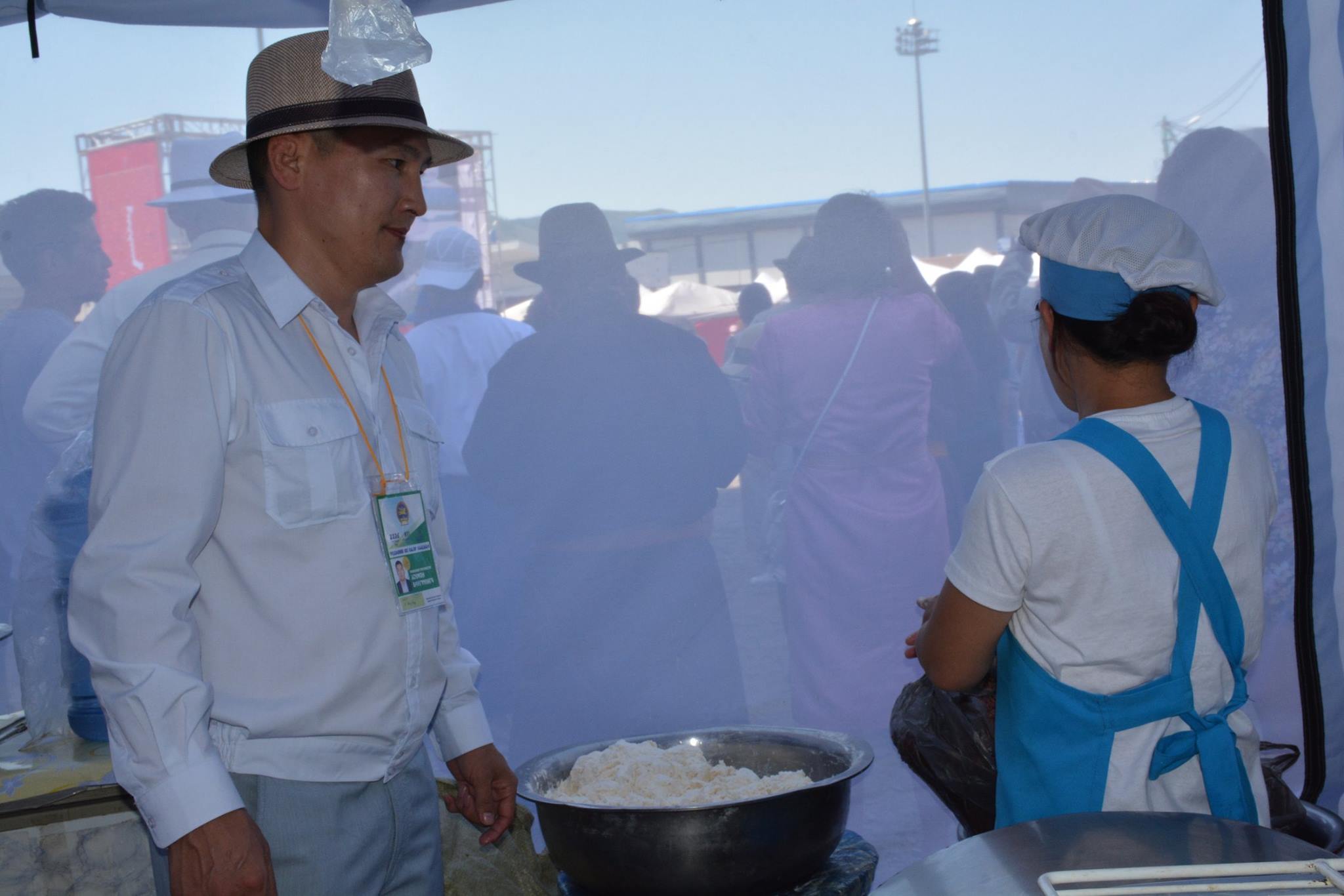 Зөвшөөрөлгүй гар дээрээс худалдаалж буй хоол хүнс хүнсний бүтээгдэхүүн худалдан авахгүй байхыг