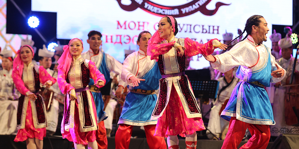 Фото:“Үндэсний бахархал” тоглолт – Өглөө.мн