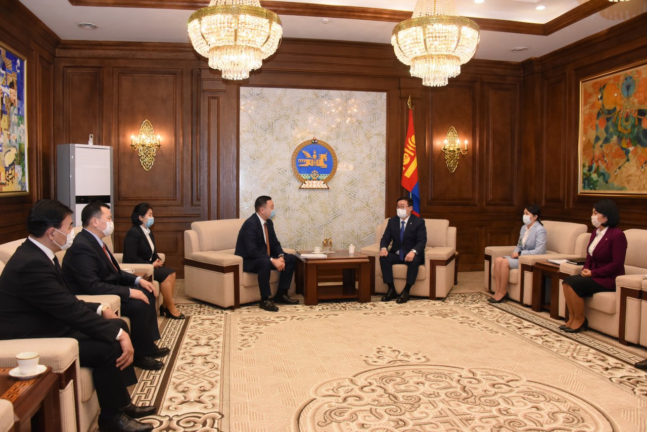 Хувийн тэтгэврийн тухай хуулийн төслийг өргөн барив Өглөө мн