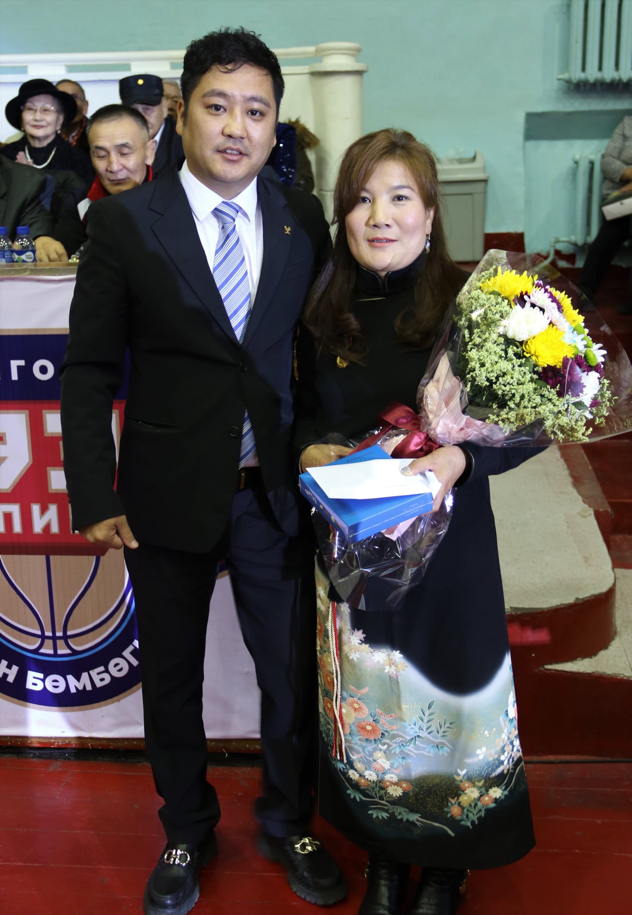 Гавьяат тамирчин Ц Энхжаргалд хүндэтгэл үзүүллээ Өглөө мн